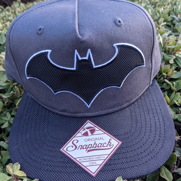 Batman | Accessories | Dc Comics Batman Symbol Bioworld Adjustable ...